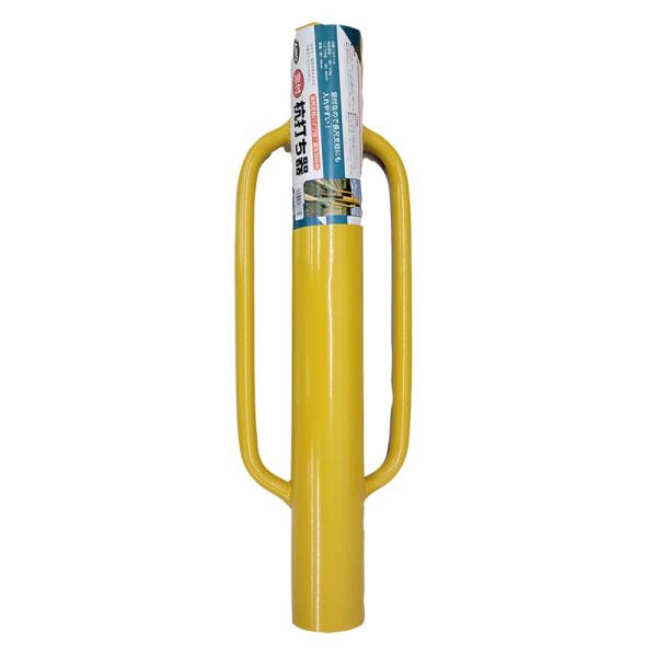 窓付きなので長尺支柱にも入れやすい。適用支柱パイプ径：最大36mm窓幅：40mm内径：68mm材質：スチール重さ：4.3kg