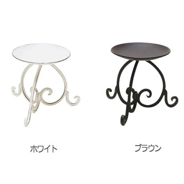 創造力膨らむアイアン製フラワーベース。結婚式、ディスプレー、生花・プリザーブドフラワーアレンジなどにお使いいただけます。品性のあるクラシカルなスタイルの中にも、スタイリッシュな現代性デザイン。受け皿部分をどう飾るか、創造力が沸きます。メーカ...