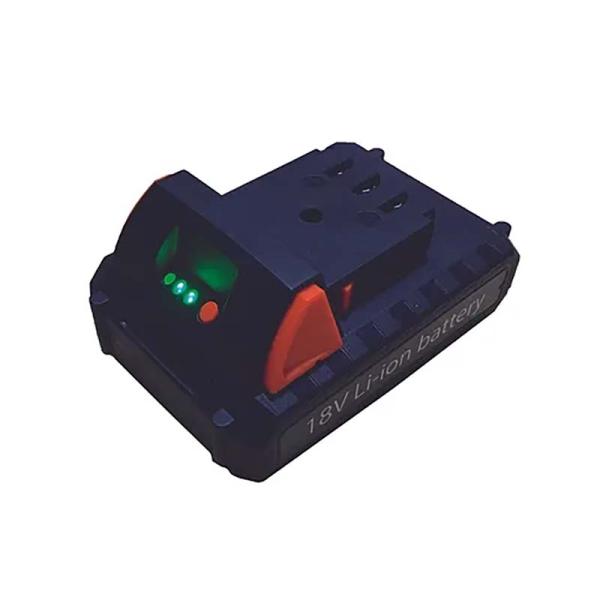 YARDFORCEコードレスシリーズ共通18Vバッテリー。残量のわかるゲージランプ付きです。1.5時間急速充電可能。型番：BP1830対応機種:コードレス高枝チェーンソー、コードレス高枝のこぎり、ロングノズルブロワ