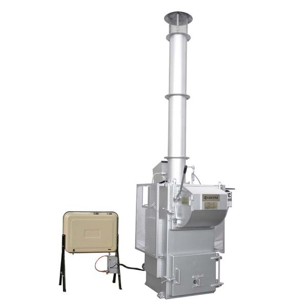 遠心分離渦流方式とバーナーによる消煙構造。ダイオキシン排出基準を大幅にクリア！外気遮断投入装置・温度計付。ゴミ処分代（かご代）の費用削減に！煙を出さずに完全燃焼が可能です。品番：CI295Eサイズ：奥行1,800×間口1,260×高さ4,0...