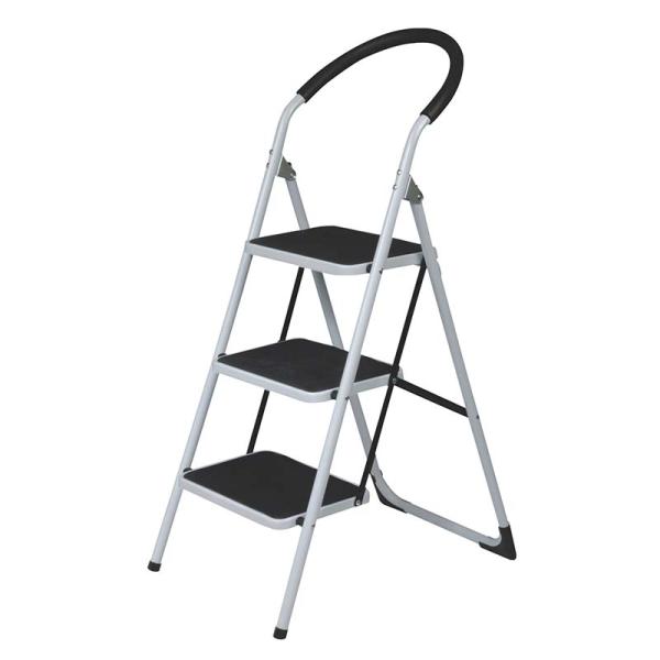 折りたためるステップチェアです。滑りにくい天板は広めで安定性のある作りになっています。高い所の作業に最適です。型　番：PST-3段　数：3段使用時サイズ：(約)117×67×49cm収納時サイズ：(約)132×14×47.5cm入　数：2台