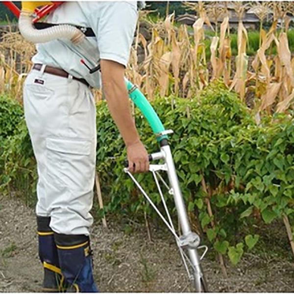 追肥作業省力化の決定版です。作業の効率化・身体の負担軽減・肥料のコスト削減などに最適な一品です。ハンドルを回転させねじを固定すると、レバーを引くたび一定の量追肥できます。粒状や粉状の肥料に適しています向井工業さんの「さんすけ」対応のものです...