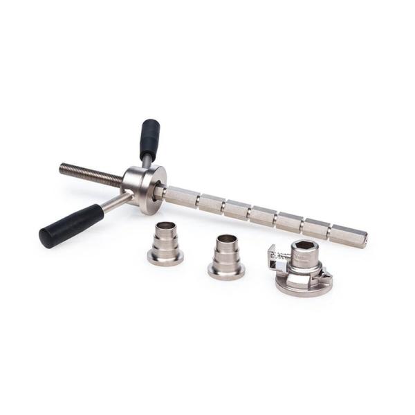 ◆特長ワンピースクランクのハンガーや、ヘッドワンを簡単に素早く、設置できる圧入工具。圧入が終わるとプッシュロックを押すだけですぐに本体を取り外せる便利な構造です。段付きのプッシュおよび台座はレギュラーサイズ、オーバーサイズ、“One Poi...