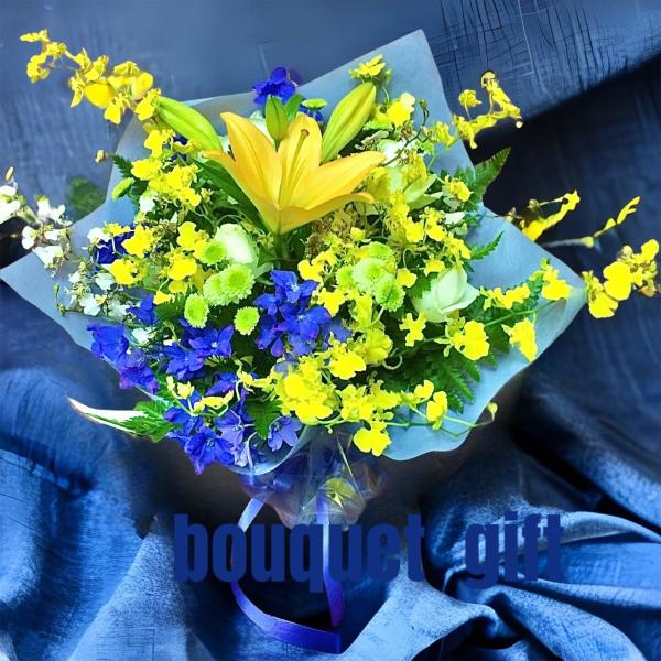 メイン花デルフィニウム（B)オンシジューム（蘭）その他季節のお花（おまかせ）ボリューム大の花束です！高さ約50cm幅約45cm主な用途（花束 お誕生日 ボリューム大 青黄色系 送別会 女性 母の日 退職祝い 男性 敬老の日 おしゃれ 結婚祝...