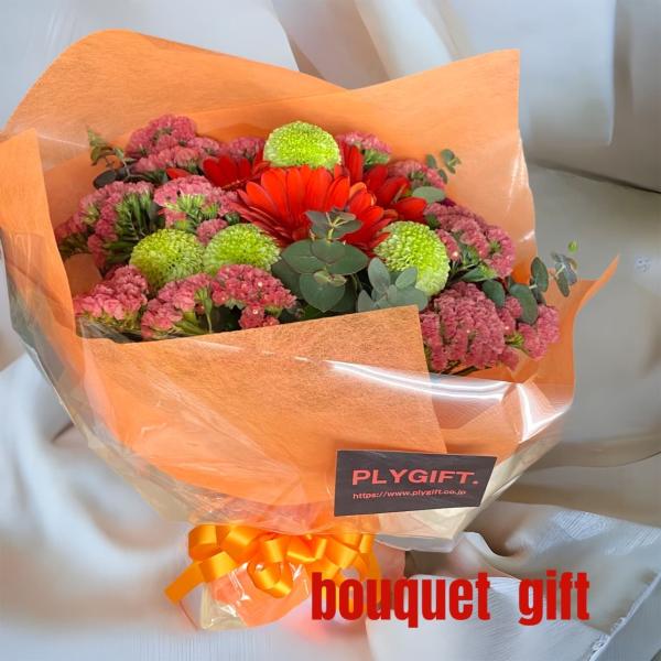 メイン花ガーベラ（O)西洋マム（G)スターチス（P)その他季節のお花（おまかせ）他店にはできないボリューム大の花束です！高さ約35cm幅約30cm主な用途（花束 ボリューム大 送別会 女性 ガーベラ オレンジ系 お誕生日 プレゼント 退職祝...