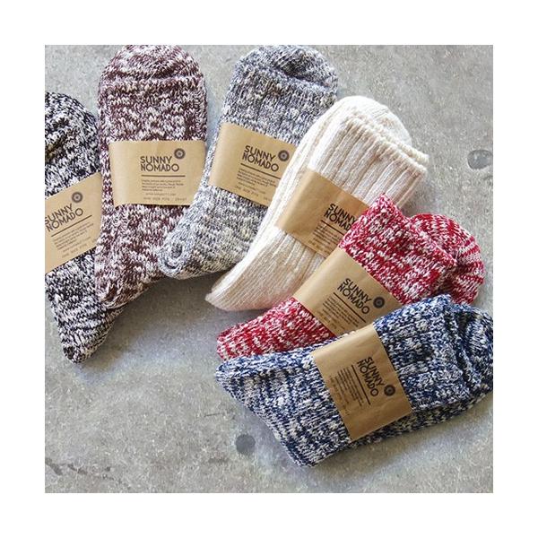 日本一の靴下産地、奈良県でビンテージ編み機で生産された麻の靴下。極太な糸での丈夫な靴下を製作するため、ゆっくり丁寧に一日の生産量40枚程のみで作り出されています。麻の糸を使い、夏は涼しく・冬は暖かく・丈夫・抗菌防臭効果を実現された靴下です。...