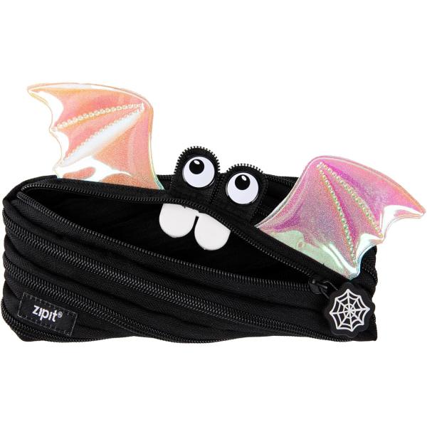 素材の特性上、色の出方には個体差があり一点ごとに異なります。製品の特性上、ジッパーの端がほどけやすい構造になっております。衣類やお肌に引っかけることのないようご注意の上お使い下さい。ジッパーを締めていくと手軽に一瞬にして機能的なバッグに変身...