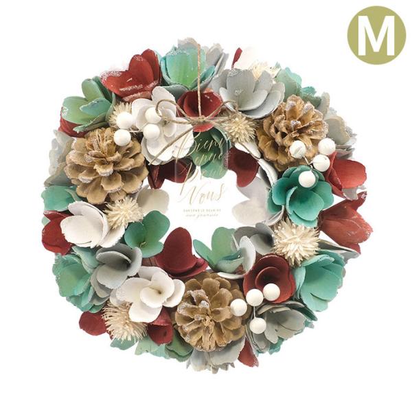 昔見た外国映画の中のクリスマスをイメージするような世界観のリース。幼い頃の憧れのように、どこか懐かしさのあるデザイン。キラキラのパーツが楽しいクリスマスを盛り上げてくれます。【プレートの訳】Bienvenue：ようこそpour vous：あ...