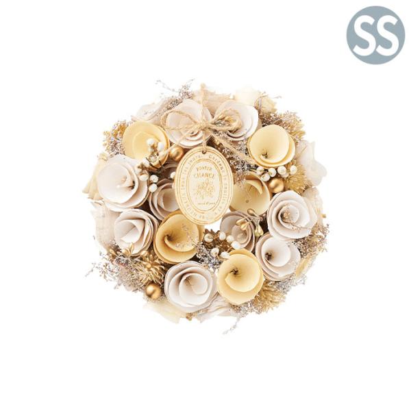 一年中飾れる、飽きが来ないワンカラーリース♪1つのリースの中で、色の濃いものと淡いものを使っているので、ワンカラーでも単調にならず華やかな印象になります。【プレートの訳】Gardons le sourire et vivons heureu...