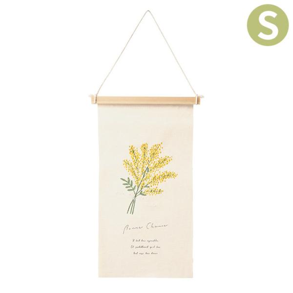 今っぽいインテリアにぴったりの刺繍タペストリー。木製バー・紐付きですぐに使用可能（フックやピンは付属していません）。使わない時は、くるくる丸めてコンパクトに保管できます。出し入れ簡単なタペストリーで、手軽にお花を楽しめます♪Bonee Ch...