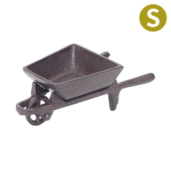 【サイズ】約幅14×奥行7×高さ5cm【素材】アイアン【原産国】中国※色、形、サイズ等個体差がありますのであらかじめご了承ください。※素材の特性上、表面の歪み、凹み等がある場合がございます。※アンティーク調仕上げです。塗装はげ、サビ、かすれ...