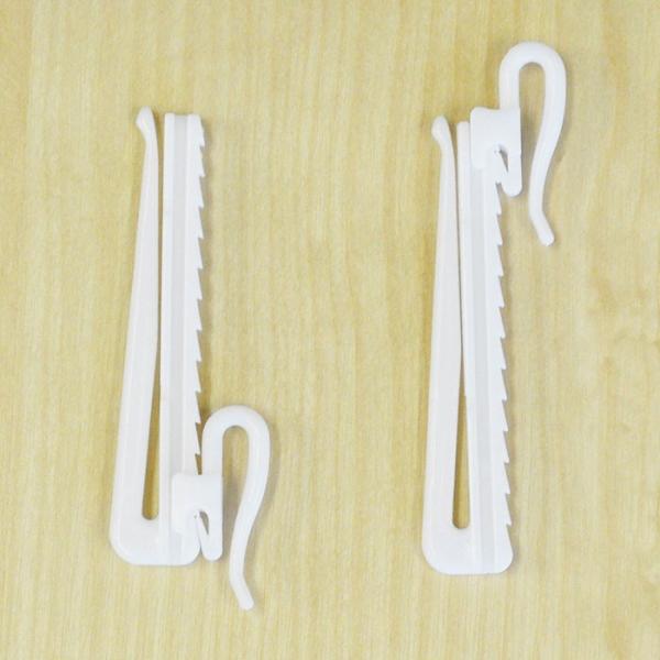 ※この商品はメーカー直送となる場合があります。メーカー直送の場合、納品書はお入れできませんのでご了承ください。カーテンの仕様、カーテンレールにあわせてストッパーの位置を調節できるカーテンフック。フックを下へ下ろすことにより調節位置を決めます...