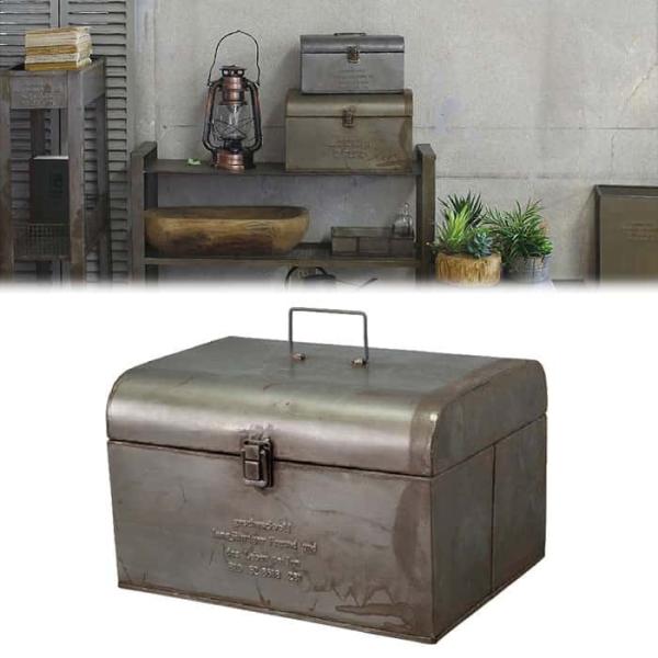 「GESHMACK=ゲシュマック」はドイツ語で趣味・趣向の意味です。ヨーロッパのアンティークショップでみつけたような味わい深い大人のシリーズ。ブリキの色ムラ、錆や歪みなど、個々の違いが豊かな個性となっています。【サイズ】W295xH185x...