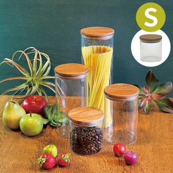 アカシア製のフタがおしゃれなグラスジャー。蓋にはシリコンパッキン付きで密封できます。ガラス容器は耐熱性なので、煮沸消毒もok♪【サイズ】約直径100×高さ105mm【素材】耐熱ガラス・シリコン・アカシア（植物オイル仕上げ）【仕様】容量：約6...