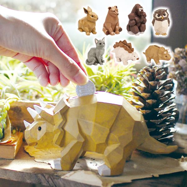 ほっこり北欧風に癒される木彫り調の貯金箱。丈夫なレジン製の本体は、木の質感を再現したこだわりのカラーリングがポイント。動物たちの優しい佇まいは、ナチュラルなインテリアにも上品に馴染みます。お子様の初めての貯金箱や、ギフトにもおすすめです♪【...