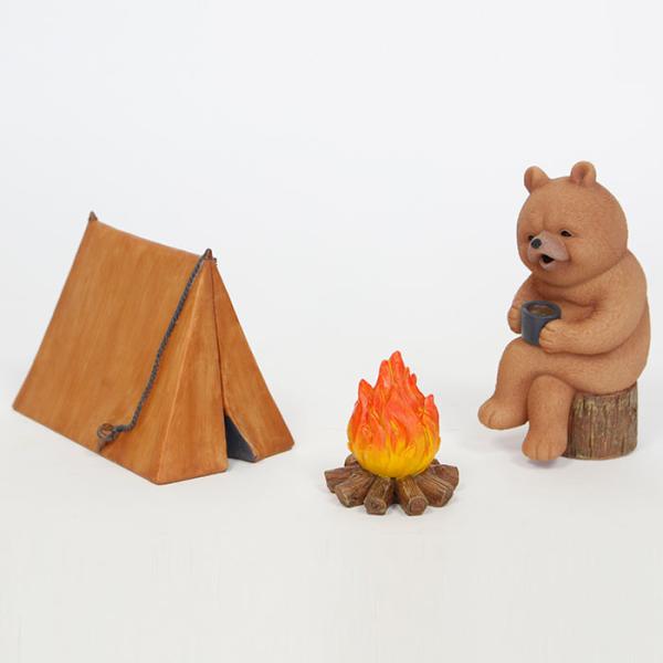【サイズ】クマ：約幅5×奥行7.5×高さ11.5cm、テント：約幅11.5×奥行6.5×高さ8.5cm、焚火：約幅5×奥行5×高さ6【素材】レジン【原産国】中国※色、形、サイズ等個体差がありますのであらかじめご了承ください。※素材の特性上、...