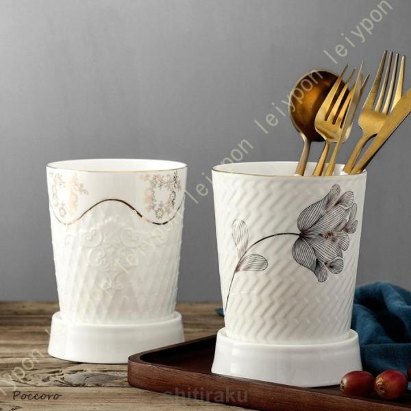 【商品仕様】製品：A=約11.3*15cm（セラミック製）。具体的な製品とサイズは画像の説明を見てください。注意：製品は箸置きに限り、他の撮影品は含まれていません。 箸置きは、さまざまな箸、フォーク、スプーンなどの食器を収納できる理想的なキ...