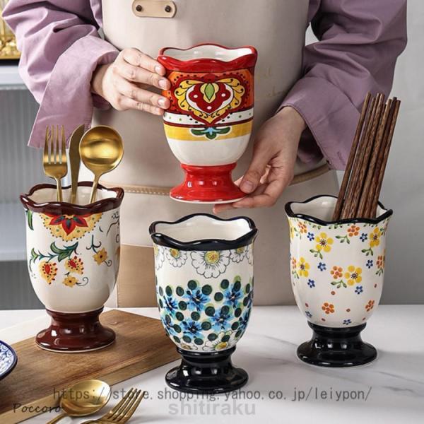 商品の説明オシャレな箸立て【製品】A=11.5*16.5cm。B=11.5*17cm。C=11.5*16.5cm。材質：セラミック素材。具体的な製品とサイズは画像の説明を見てください。注意：製品は箸置きに限り、他の撮影品は含まれていません！...