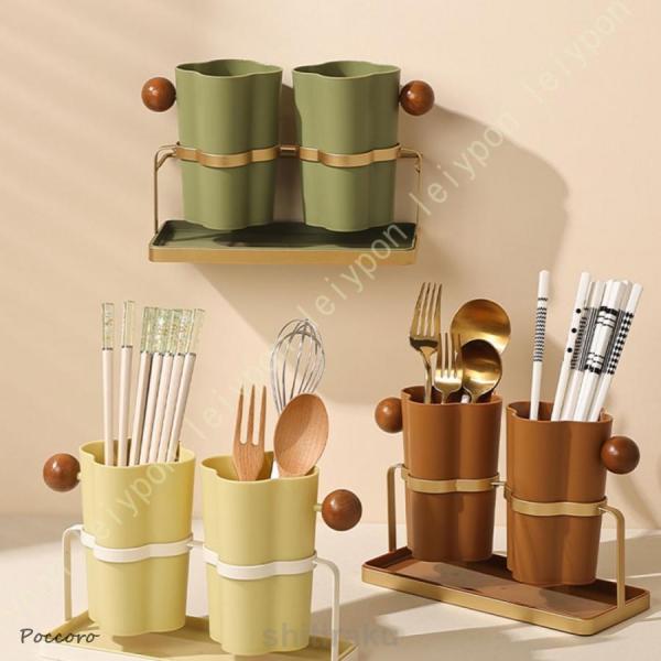 商品の説明オシャレな箸立て【製品】A=約22.2*9.7*14cm（水受けトレイ付き）。壁掛けにしてもいいし、テーブルの上に置いてもいいです。材質：PP+ABS+炭素鋼素材。具体的な製品とサイズは画像の説明を見てください。注意：製品は箸置き...