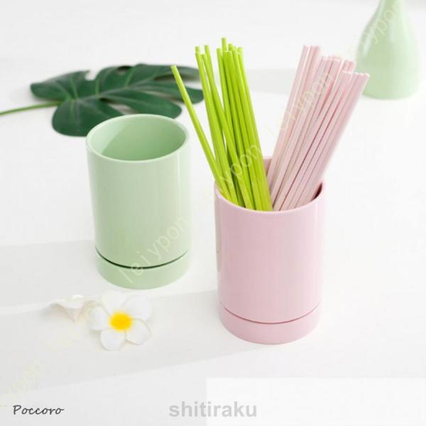 商品の説明オシャレな箸立て【製品】A=約10*14.5cm（水受けトレイ付き）。材質：セラミック素材。具体的な製品とサイズは画像の説明を見てください。注意：製品は箸置きに限り、他の撮影品は含まれていません 【便利で実用的】どこに何があるのか...