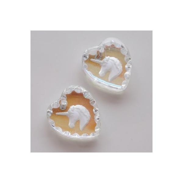 オーロラ加工がされた可愛いユニコーンが彫られたとてもきれいなガラス製インタリオです。裏面全体に加工が施されています。ドイツ製と、レアなパーツです。☆AB加工（オーロラ加工）により角度によって色がかわります。また発色に個体差があり全て同じでは...