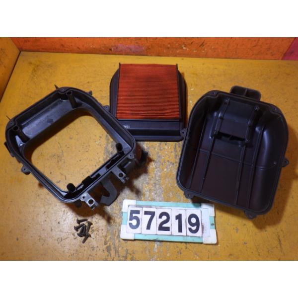 ホンダ MC33-101〜 VTR250 '00 純正 エアクリーナーボックス 割れ無 　の出品です。解体車両情報車体番号： MC33-10140**走行距離： 24616.4ｋｍラベルコード： VTR250Y　　　2000年モデルCOLO...