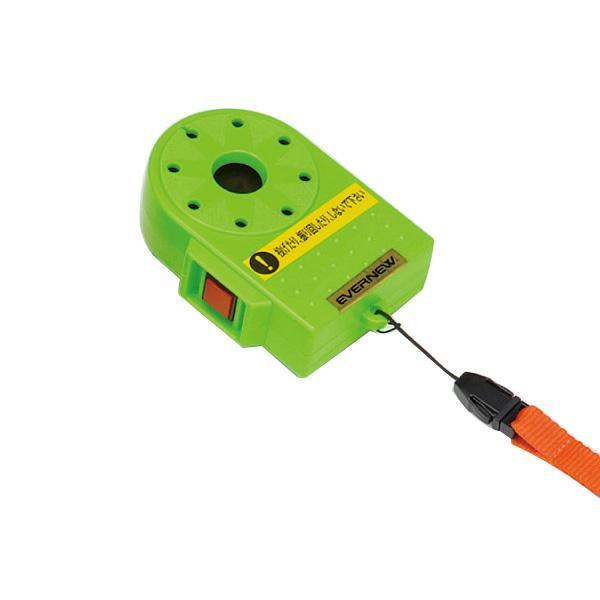 口で吹かずに本体に付いているボタンを押すだけで強烈なホイッスル音が得られます。 生産国:日本 素材・材質:ABS樹脂 商品サイズ:長さ8.5cm×幅5.6cm×厚さ2.3cm 重量:100g(電池含) 仕様:音量:128dB(スピーカーより...