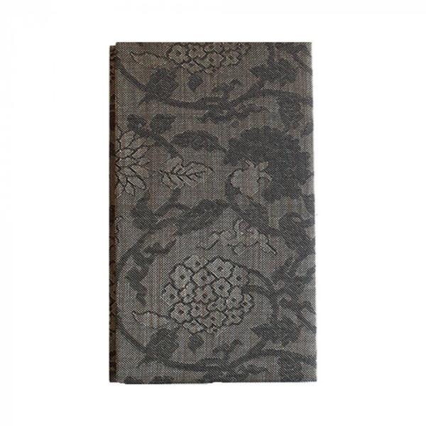 金封ふくさは金封をそのままいれられるお財布式のふくさです。包み方を気にすることなく、簡易に使用できます。また、出し入れが簡単にできますの便利にお使い頂けます。 生産国:日本 素材・材質:表:絹100%、裏:レーヨン100% 商品サイズ:約1...