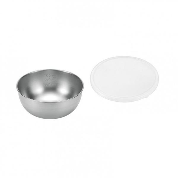 機能的な設計と手に優しい滑らかな仕上げのステンレス製ボウルです。計量に便利な目盛付。中身が見えて食品の保存にも便利なシリコン蓋付き。 生産国:日本 素材・材質:ボウル:18-8ステンレスシリコン蓋:シリコンゴム 商品サイズ:ボウル:約Φ15...