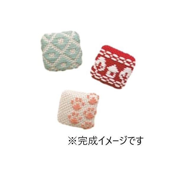 初級~中級者向け。ほっこりする柄とこぎん糸が暖かみのあるデザインに仕上がります。 生産国:日本 素材・材質:綿100% 商品サイズ:出来上がり寸法:約縦3cm×横3cm 仕様:(打込目数)18カウント/1インチ・約70目/10cm セット内...
