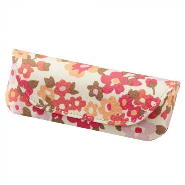 花柄のメガネケースです。 生産国:中国 素材・材質:布(コットン・ポリエステルなど) 商品サイズ:W155×D55×H28mm 重量:54g 仕様:ケースタイプ:セミハード仕様:マグネット式鼻当:あり内貼り:ベージュ　※サプライヤー直送品　　