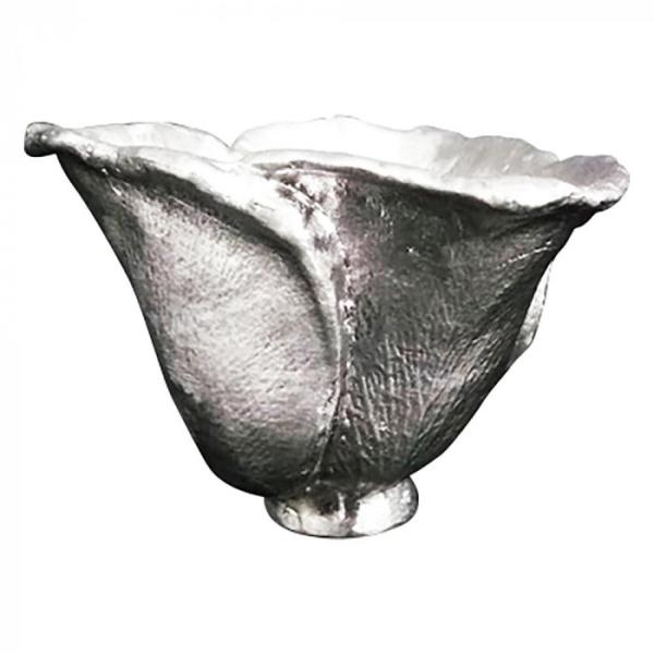 本物の薔薇から型を採る技術で花脈が華やかに再現された、錫100%の『ぐい呑み』。錫製の酒器です。 生産国:日本 素材・材質:錫 商品サイズ:W50×D50×H50mm 重量:100g 付属品:取扱説明書　※サプライヤー直送品　　