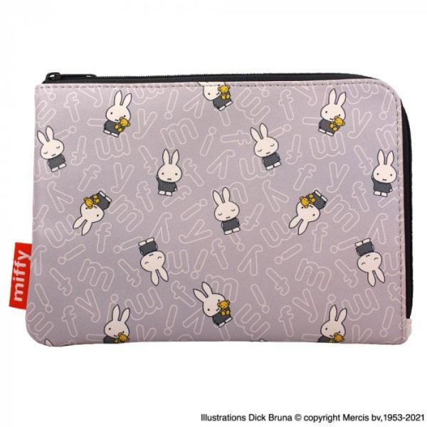 保険証や母子手帳、診察券もこんなケースにまとめて置けば、おでかけの時にさっと持ち出せて便利です。 生産国:中国 素材・材質:ポリウレタン、ポリエステル、ナイロン 商品サイズ:W215×H150×D10mm 重量:約100g 仕様:母子手帳サ...