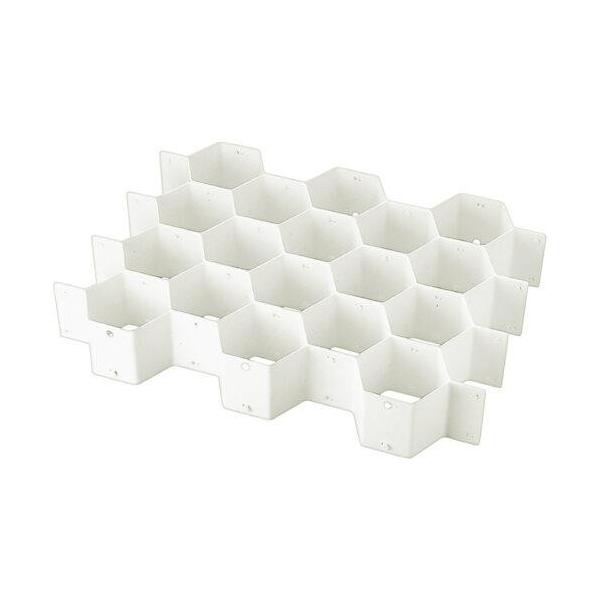 スナップ留めで簡単に仕切りを増やせるハニカムパーティション8個セット。下着や靴下、小物類をスッキリ見やすく整理できる便利な収納アイテムです。 生産国:日本 素材・材質:ポリプロピレン 商品サイズ:幅430×奥行41×高さ70mm 仕様:耐熱...