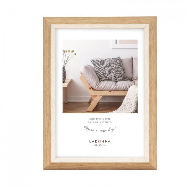 木材そっくりな樹脂製で発色の美しく、ライフスタイルに寄り添います。 生産国:中国 素材・材質:ポリスチレン 商品サイズ:外寸:124×174mm、内寸:104×154mm、窓寸:96×146mm 重量:160g 仕様:縦横兼用、置掛兼用 付...