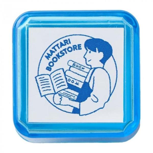 普段の場所がとっておきになる、風景印モチーフのスタンプです。ワンマイルライフがさらに楽しめます。ほっとひと息つける手帳タイムにお使いください。 生産国:日本 素材・材質:PS、合成樹脂 商品サイズ:印面サイズ:21×21mm 仕様:【スタン...