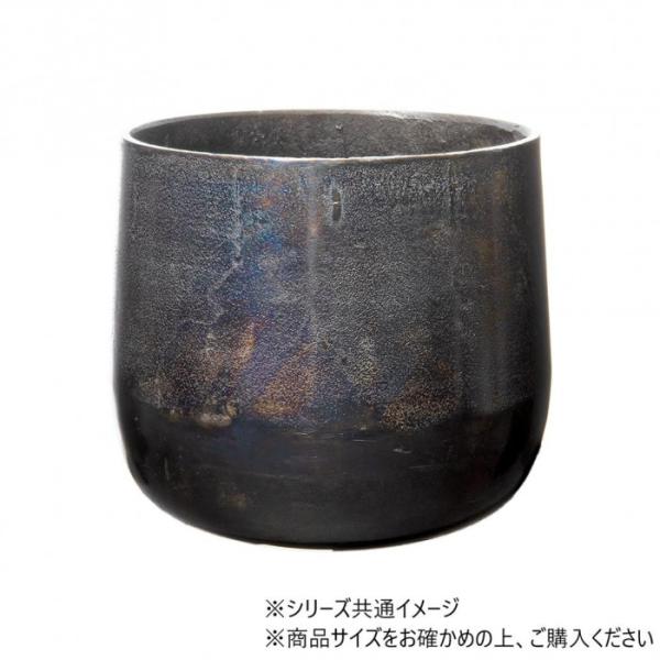 重圧感と高級感のある、アルミニウム花器です。 生産国:インド 素材・材質:アルミニウム 商品サイズ:Φ23×H20cm、口径:Φ20cm 重量:1.9kg　※サプライヤー直送品　　