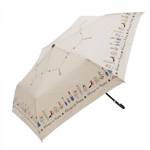 持ち運びに便利な三つ折りタイプの折り畳み傘です。柄の一部にはさりげないラメが入っています。 生産国:中国 素材・材質:傘生地:ポリエステル100%手元:合皮風 商品サイズ:50cm 仕様:指を挟まないはじきカバー付き　※サプライヤー直送品　　