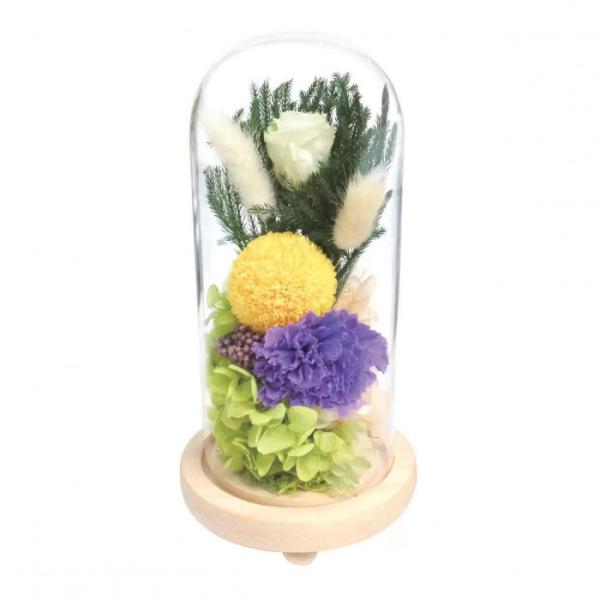 ガラスドームに包まれたプリザーブドフラワーアレンジメントは見た目に高級感があるだけでなく保護性能も高いため、さらに長期間お花を美しい状態で保つことが可能です。 生産国:中国 素材・材質:プリザーブドフラワー・ドライフラワー(自然素材)フロー...