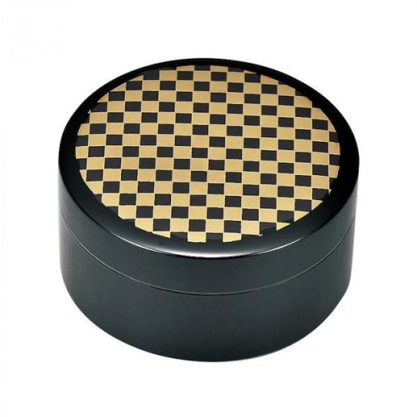 上品なアクセサリーケースです。 生産国:日本 商品サイズ:φ88×47mm　※サプライヤー直送品　　