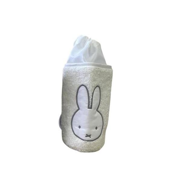 ミッフィーからボトルケースが登場しました。手ざわりの良いボアプードルの生地にミッフィーが可愛いボトルケース。バックルでかばんなどに取り付けできるようになっています。哺乳瓶やペットボトルなど入れて、お出かけのお供をしちゃいます。 生産国:中国...