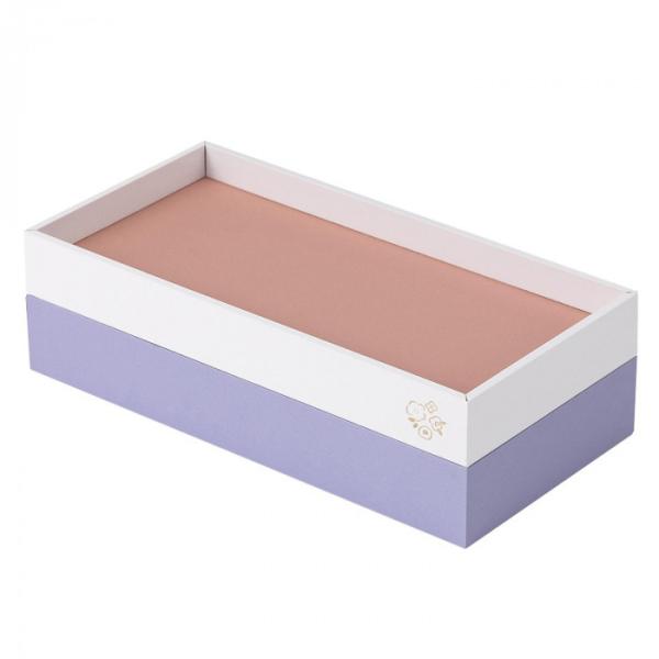 重ねて収納できる、環境に優しい紙素材の卓上小物入れです。ちょこんと置いてかわいいサイズ感。メガネやよく使うペン、ストックなどを分けて収納ができます。デスク周りのケーブルの収納にも便利です。在宅のデスクやオフィスにも映える、マットな質感のくす...