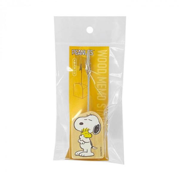 スヌーピーの色々な表情がかわいい木製スタンドです。 生産国:日本 素材・材質:合板、天然木、金属製クリップ 商品サイズ:85×180×33mm 重量:32g 仕様:(C)Peanuts Worldwide LLC　※サプライヤー直送品　　