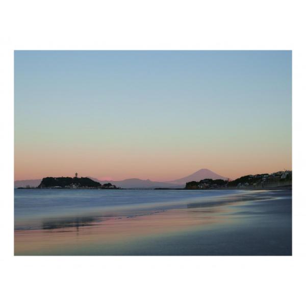 茅ヶ崎の地域の風景にこだわったガラスウォールデコです。 生産国:中国 素材・材質:ガラス 商品サイズ:W50×D2×L37cm　※サプライヤー直送品　　