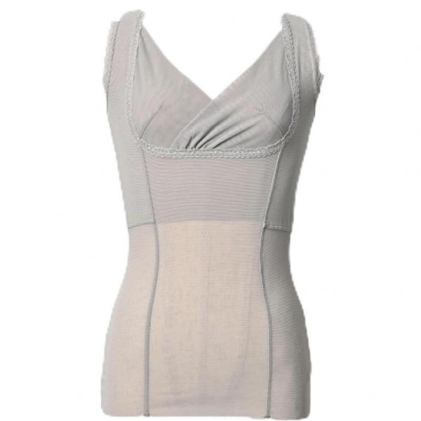 肩甲骨をしっかり支え、ぽっこりお腹もパネルでサポートします。苦しくないのにしっかりスタイルアップを実現しました。キャミソールタイプで補正下着と分かりません。背中には僧帽筋、脊柱起立筋、広背筋といった大きな筋肉があり、姿勢が悪く肩甲骨がガチガ...