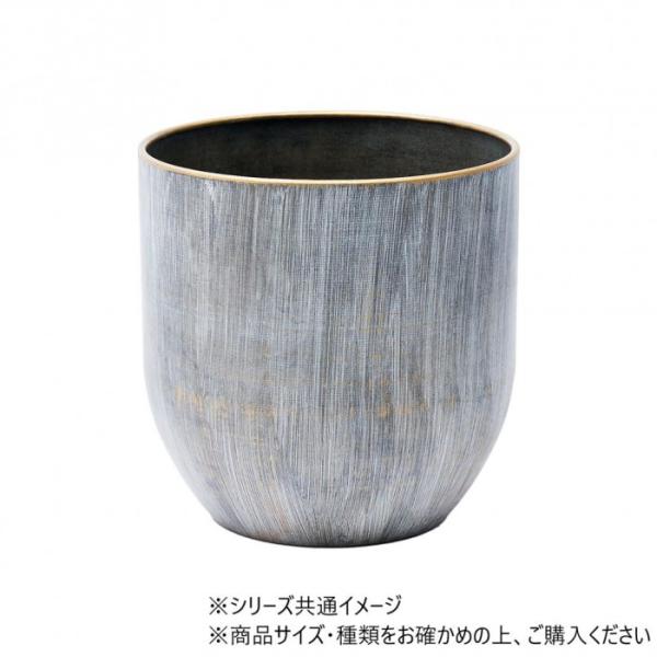 鉄製なのに水漏れしない花器です。シンプルで工業的だけれども、様々な生花やグリーンに合います。 生産国:中国 素材・材質:鉄 商品サイズ:Φ14×H14cm 重量:約190g　※サプライヤー直送品　　