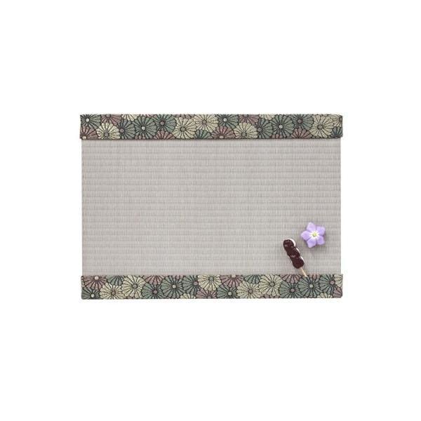 イ草の風合いはそのままに、キレイが長持ちする素材です。 生産国:日本 素材・材質:畳:ポリプロピレン、炭酸カルシウム他縁:ポリエチレン、ポリエステル 商品サイズ:H210×W300×D17mm 重量:約290g　※サプライヤー直送品　　