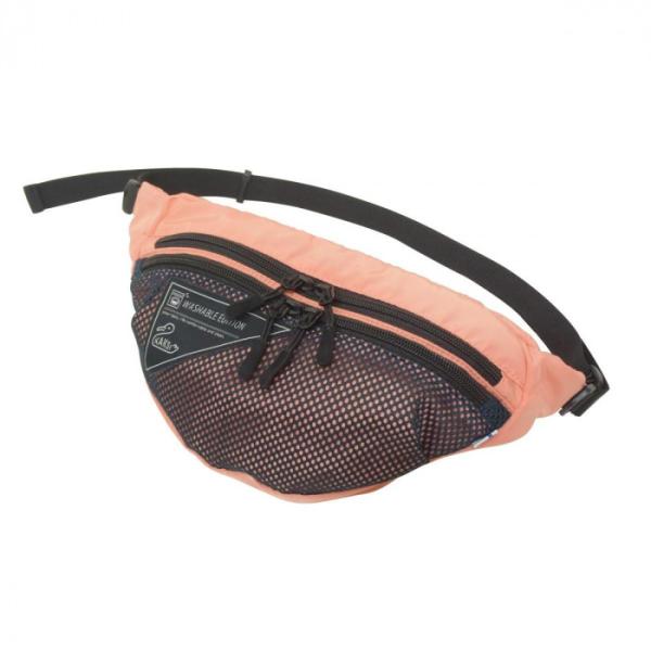 カジュアルなスタイルにぴったりなボディバッグは、アウトドアシーンで大活躍。ポケットもいっぱいで見た目以上の収納力があります。メインポケットを含めてポケットは全部で4つ。前面のメッシュポケットにはチラ見せしたいアイテムを忍ばせてもOK。裏面に...