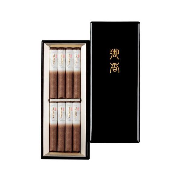 貴重な香木沈香を用い、白檀・パチョリなどの生薬系香料を調合しました。力強く、それでいて気品のある沈香の香りの贈答用お線香です。 生産国:日本 素材・材質:(主原料)タブ粉、香料 商品サイズ:高さ362×幅154×奥行45mm 重量:約990...