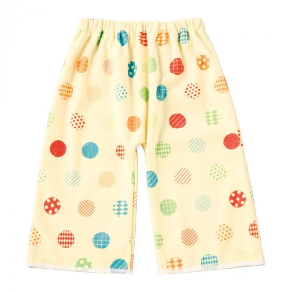 履くタイプのおねしょケットで水分をしっかりガード。足が動かせてまくれ上がりにくいパンツ型。オムツ外しのトレーニングや、うっかりおねしょ対策に便利です。防水生地で水分をしっかりキャッチし、シーツや布団が濡れるのを防ぎます。持ち運びに便利な収納...